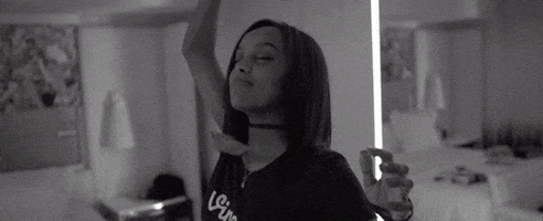 Robin Ruth GIFs - Get the best GIF on GIPHY