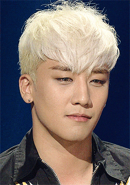 Lee Seungri GIFs - Get the best GIF on GIPHY