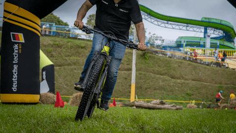 Trek Bikes Bike GIF by BikeHouse - Find & Share on GIPHY
