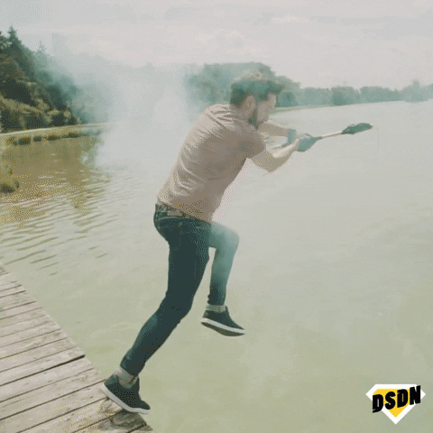 Sprung Ins Wasser GIFs - Get the best GIF on GIPHY