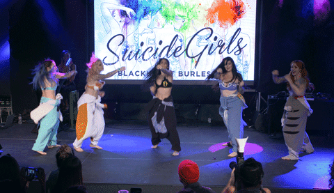 Jessica Nigri Cosplay GIFs - Get the best GIF on GIPHY