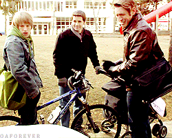 Im-so-impatient-with-my-queue GIFs - Get the best GIF on GIPHY