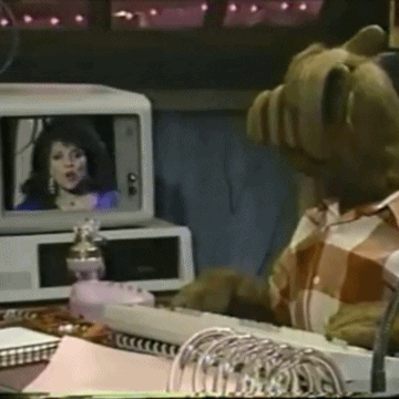 Alf-loves-a-mystery GIFs - Get the best GIF on GIPHY