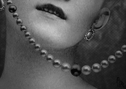 Thumbtack-press GIFs - Get the best GIF on GIPHY