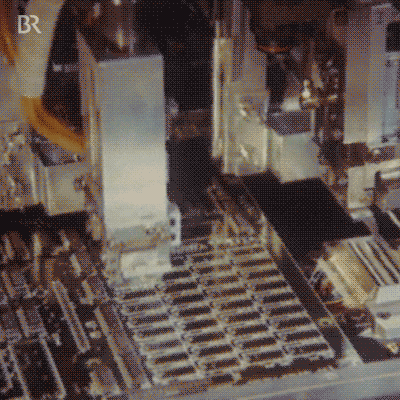 Personal Computer Game GIF by Bayerischer Rundfunk - Find & Share on GIPHY