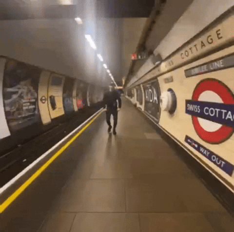 Im Coming To London GIFs - Find & Share on GIPHY